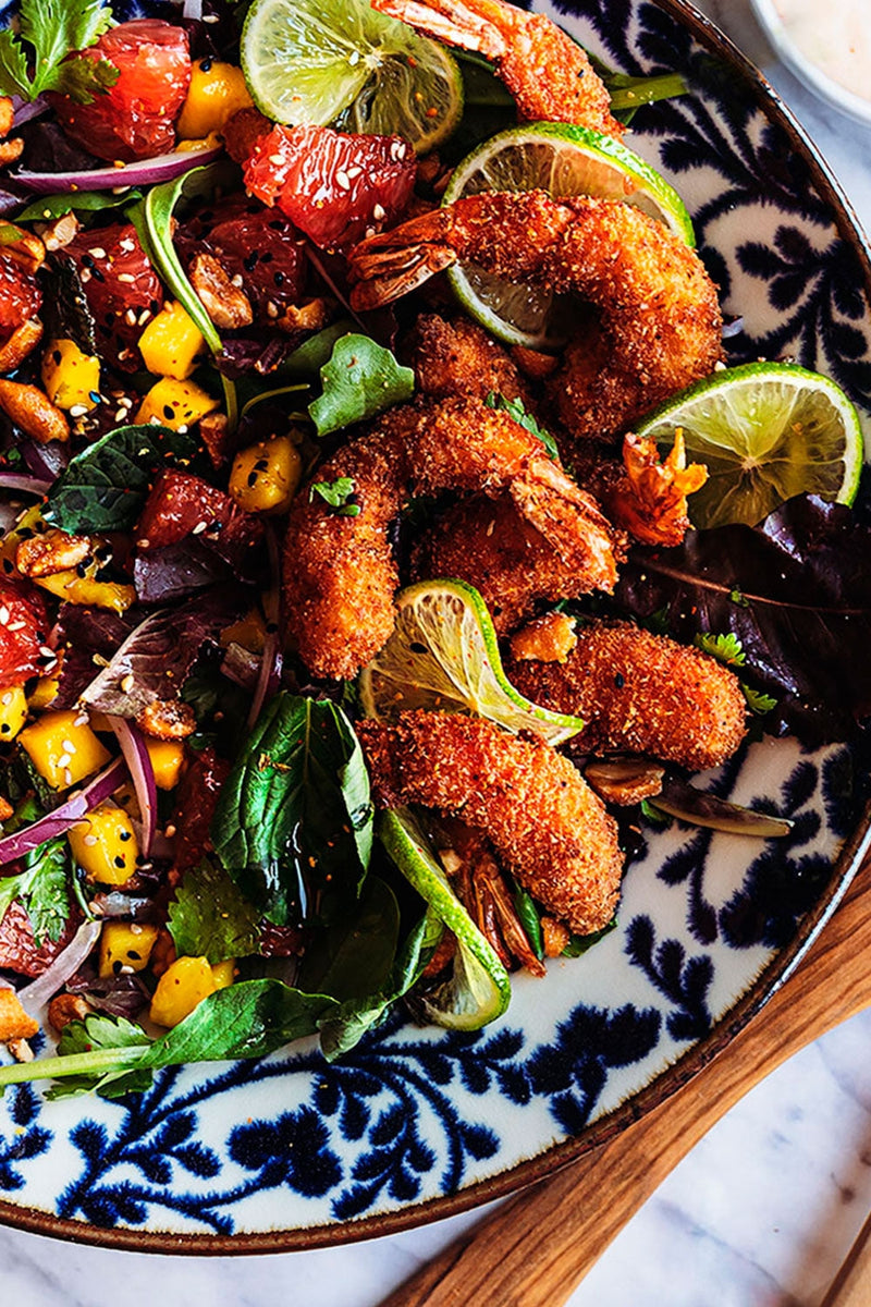 Gambas enrobées de noix de coco et salade de pamplemousse – Claudia&Julia
