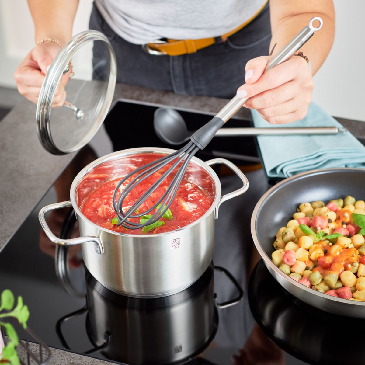 Nylon Whisk with Stainless Steel Handle Basic Line Rösle – Claudia&Julia