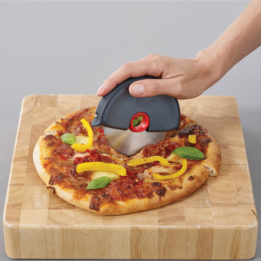 Rueda cortapizzas Disc Joseph Joseph – Claudia&Julia