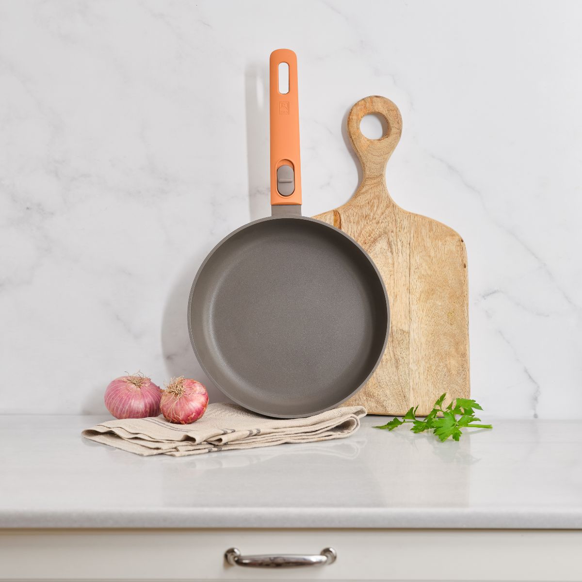 Bra Compac Pro Non-Stick Frying pPan with Detachable Handle – Claudia&Julia