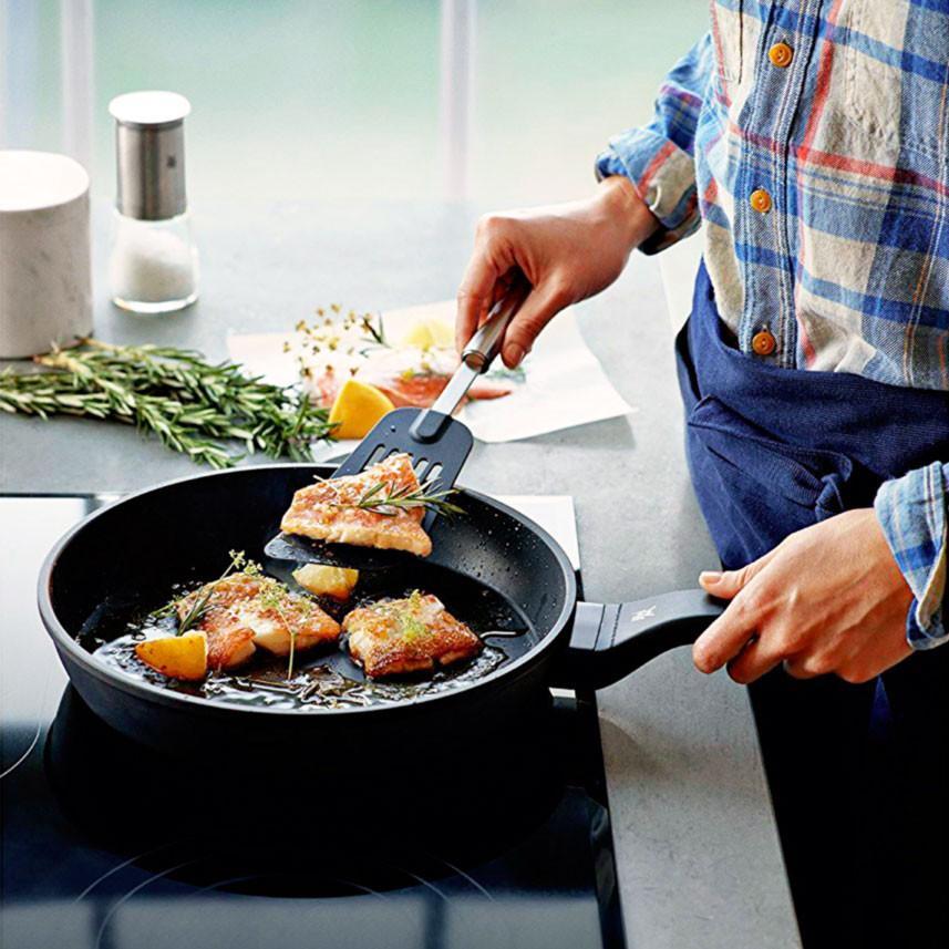 WMF PermaDur Premium non-stick frying pan – Claudia&Julia